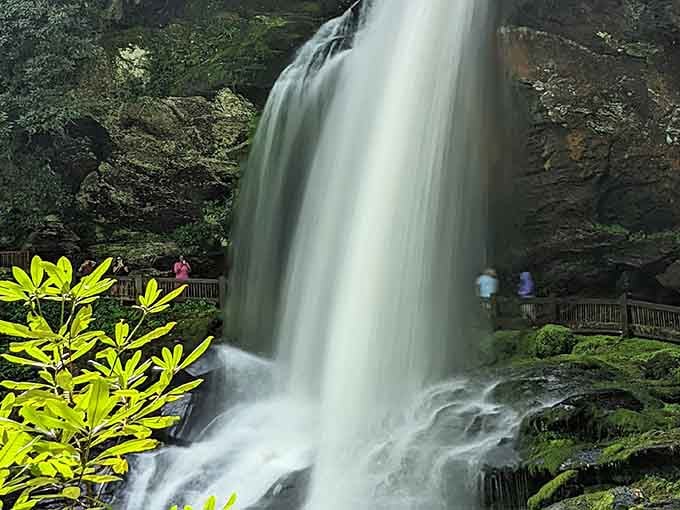 This is what happens when geology shows off for millions of years just to impress weekend visitors.