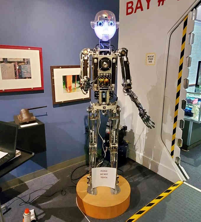 This robot looks like it wandered off a sci-fi movie set and decided Bonne Terre was a nice place to retire.