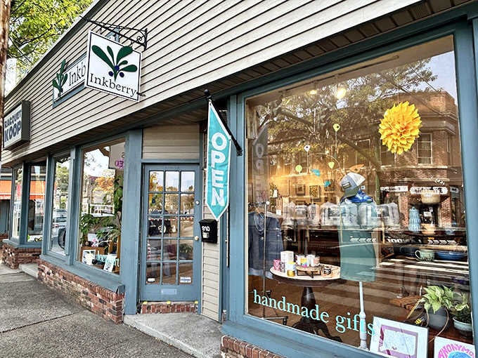 Inkberry showcases handmade gifts that remind you people still create things with their actual hands, imagine that.