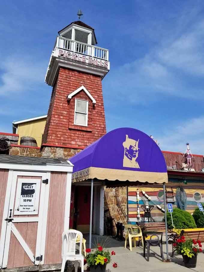 That red lighthouse tower stands tall above the entrance, guiding hungry travelers to some of the best lobster around.