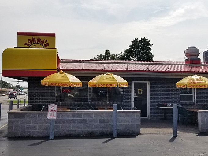 The cheerful yellow umbrellas and outdoor seating make this spot feel like a mini vacation from everyday life.