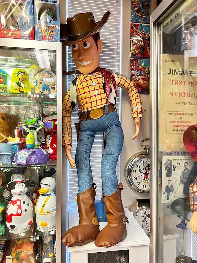 There's A Cartoon Character Museum In Connecticut And It's Full Of ...