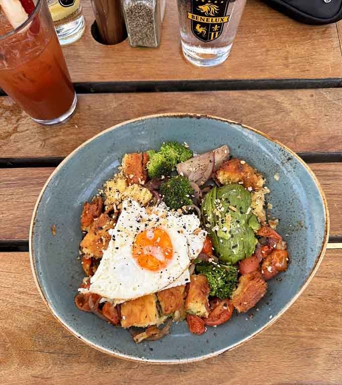 This isn't just hash, it's a masterclass in how breakfast should look when it's trying to impress you.