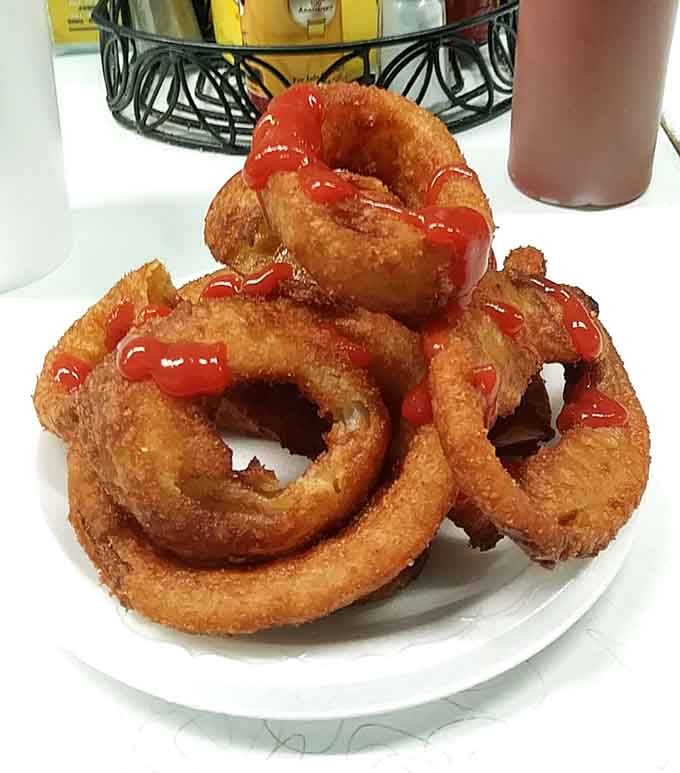 These onion rings have more crunch than a financial crisis and infinitely better outcomes for everyone involved here.