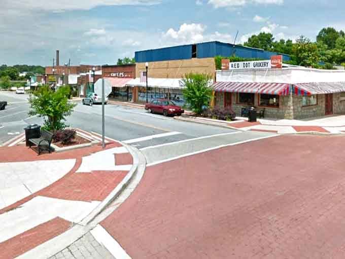 Quiet streets in Calhoun Falls offer a charming backdrop for your next afternoon walk past local favorites like Red Dot.
