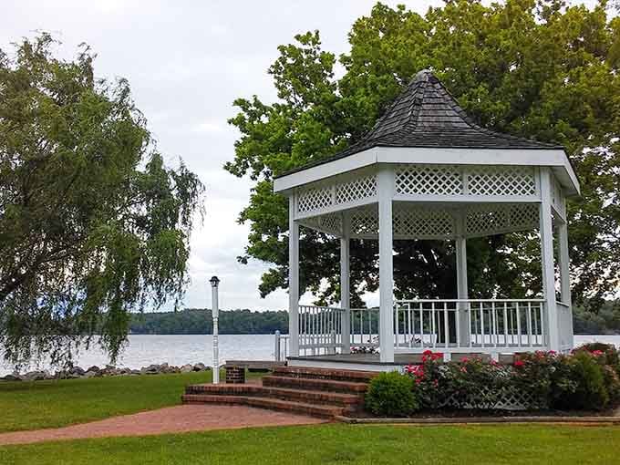 A gazebo so charming it makes you want to propose something, even if it's just another picnic visit.