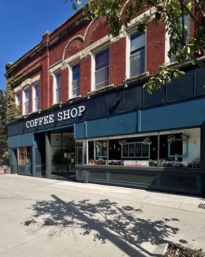 Magdalen's Gallery + Espresso brings artisan coffee culture to Broadway without the pretentious attitude or wallet-draining prices.