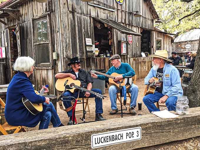 Pickers' circles form spontaneously, proving that the best concerts are the ones that just happen to break out.