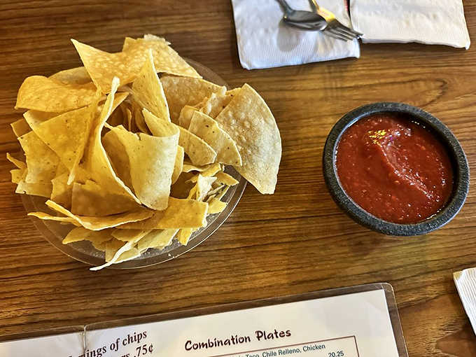 Fresh chips and house-made salsa: the opening act that somehow never gets old, no matter how many times you visit.