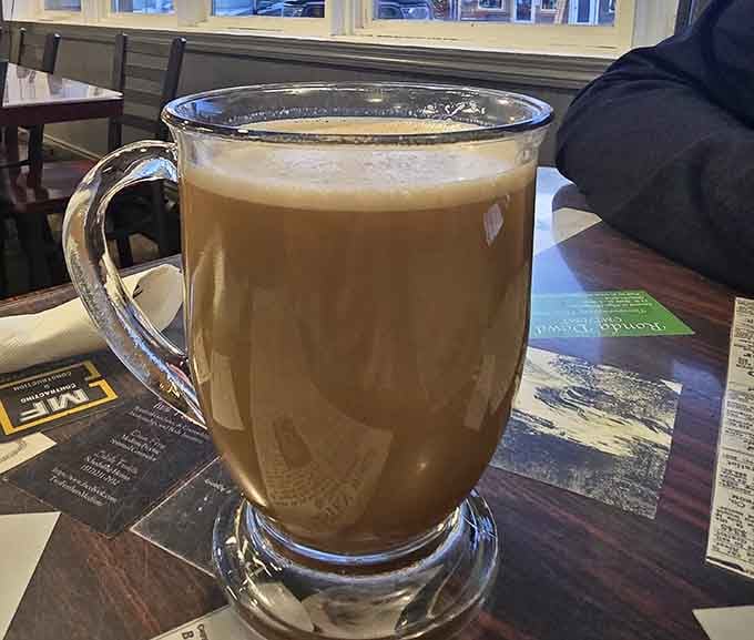 A generous mug of coffee that looks like it actually means it. Good morning, indeed.