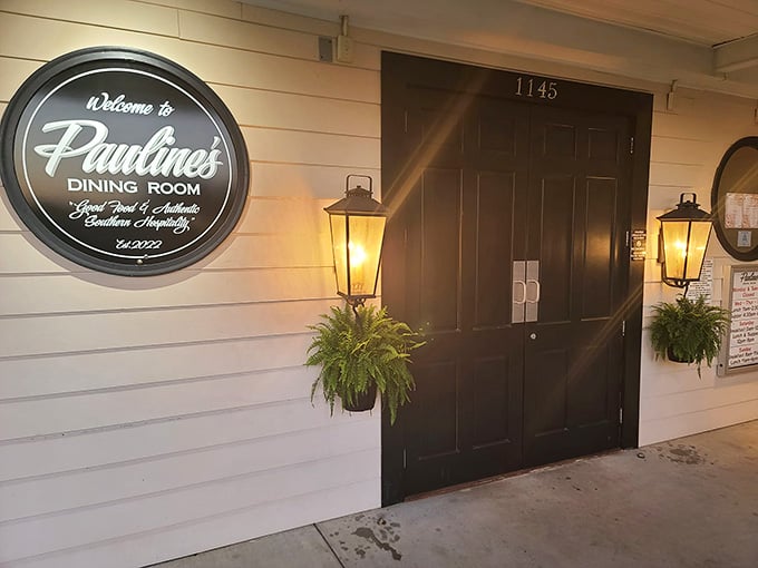 Pauline's Dining Room welcomes you with Southern hospitality that money simply cannot buy anywhere else.