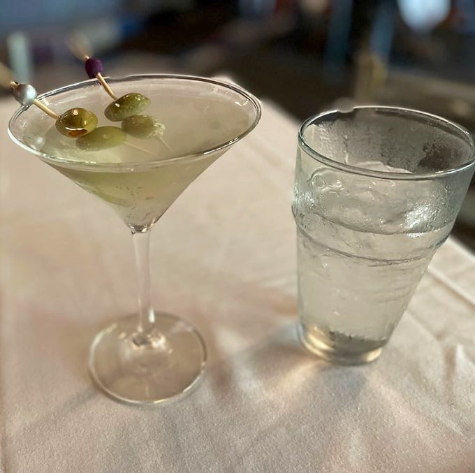 A proper martini with olives signals that this place takes both its drinks and its seafood seriously.