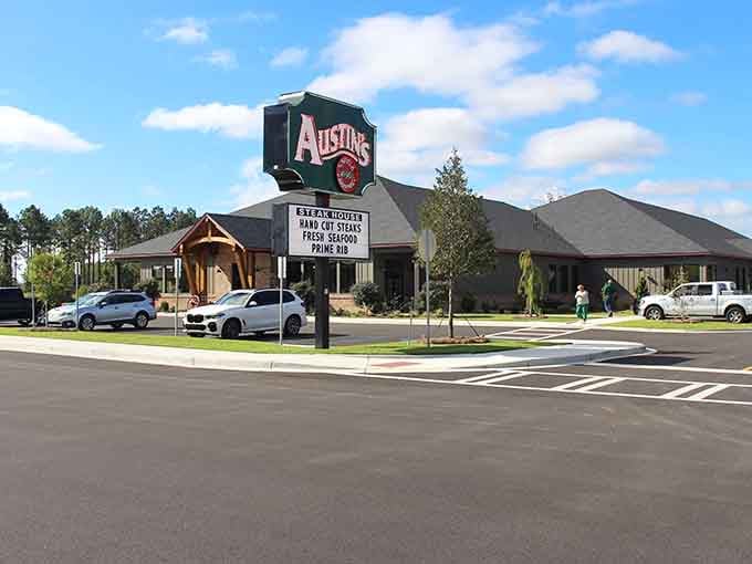 Austin's serves up steakhouse quality in a town where splurging doesn't mean choosing between dinner and next month's utilities.