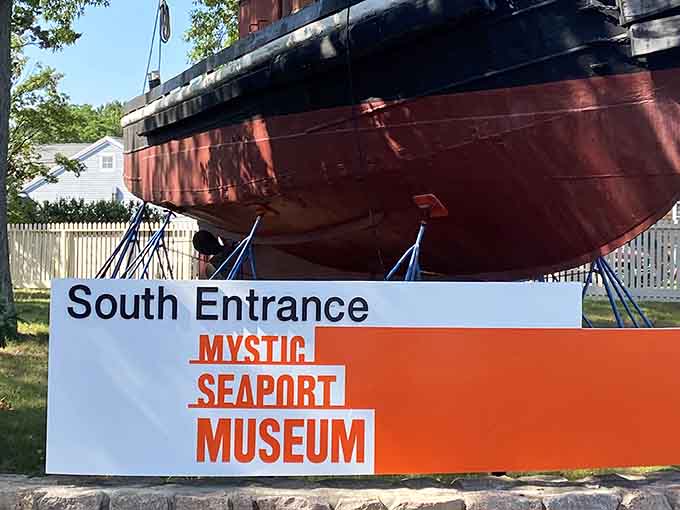 The south entrance, where even the hull of a ship makes you stop and stare in awe.