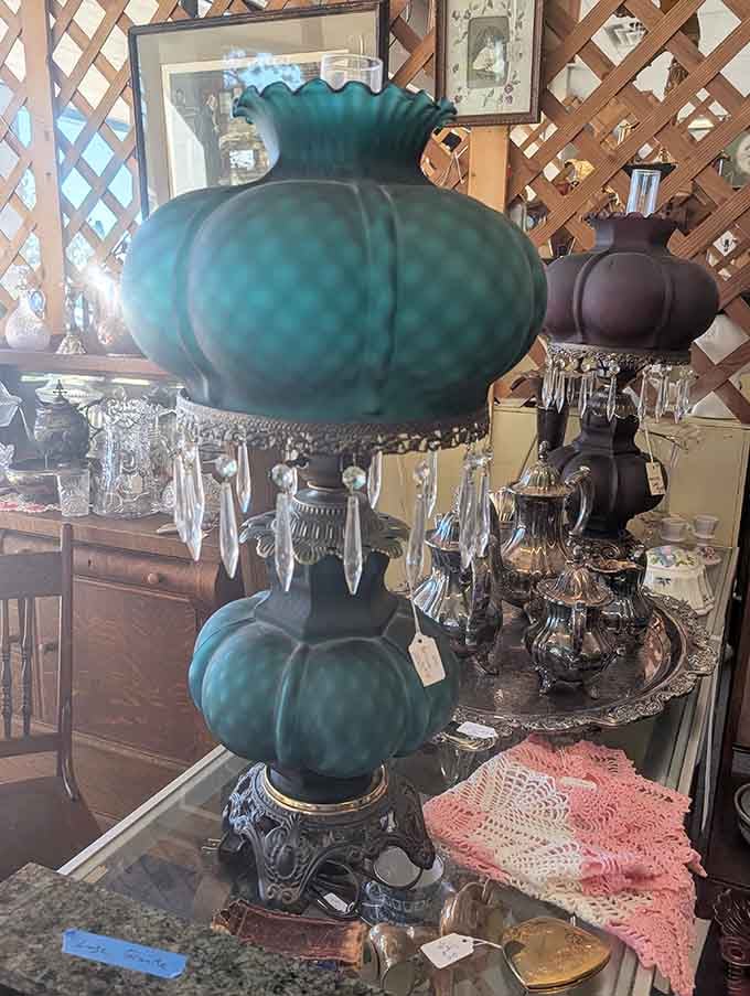 Vintage lamps that prove lighting fixtures used to be actual art pieces, not just functional afterthoughts.