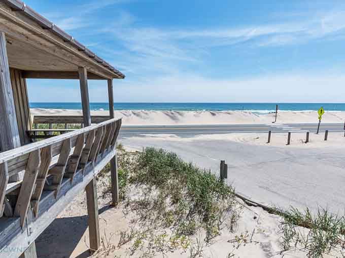 Beach access points dot the route, each one promising your own slice of Atlantic coastline just steps away.