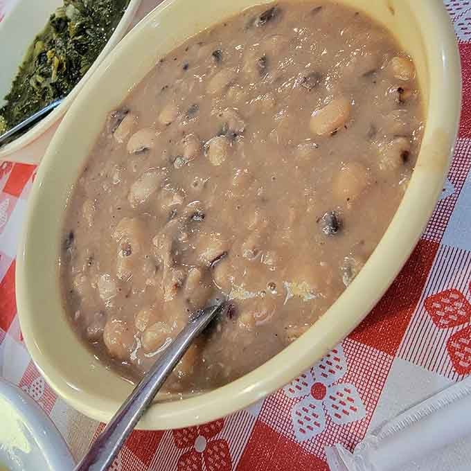 Black-eyed peas so good they'll make you forget every mediocre version you've ever reluctantly eaten before today.