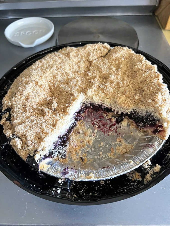 That crumbly topping on this blueberry pie is doing exactly what crumbly toppings should do: looking absolutely irresistible.