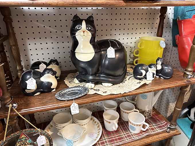 These ceramic cats have more personality than most people you'll meet at the grocery store on Sunday morning.