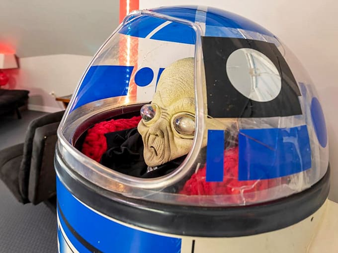 R2-D2 moonlighting as your personal beverage cooler is the crossover collaboration nobody knew they needed until now.