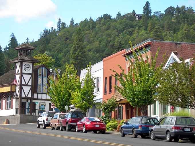 Tree-lined streets and angle parking create the kind of downtown where rushing feels like a personal character flaw.