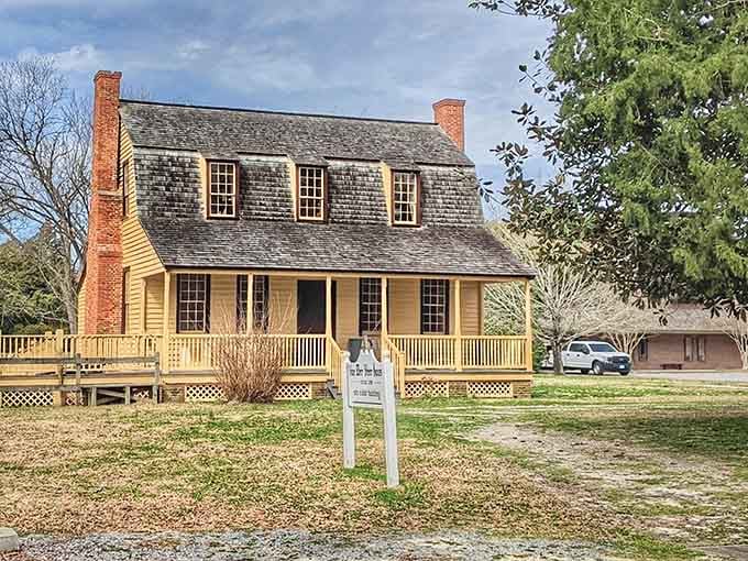 This colonial home with its picket fence looks like it stepped right out of your history textbook.