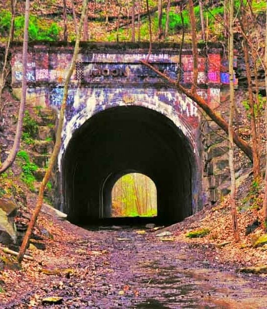 The Bone-Chilling Legend Of This Ohio Tunnel Will Keep You Up At Night
