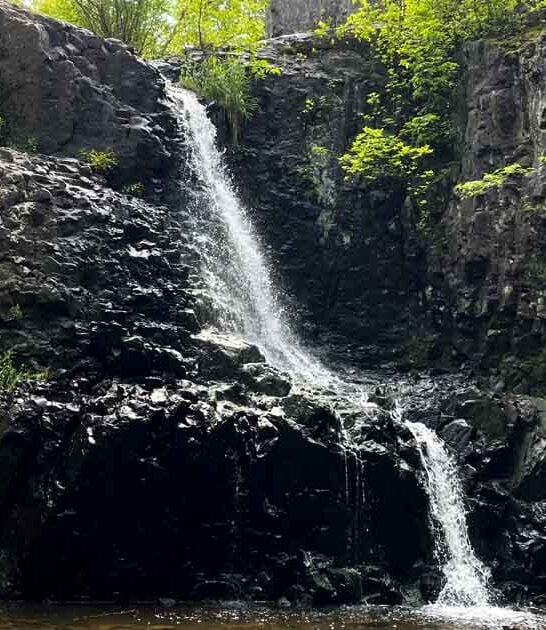7 Easy-To-Reach Waterfalls In New Jersey That Will Absolutely Take Your Breath Away