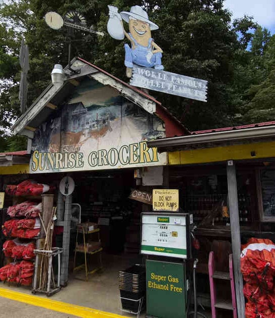 This Tiny Georgia General Store Serves The Most Addictive Boiled Peanuts You&rsquo;ll Ever Try