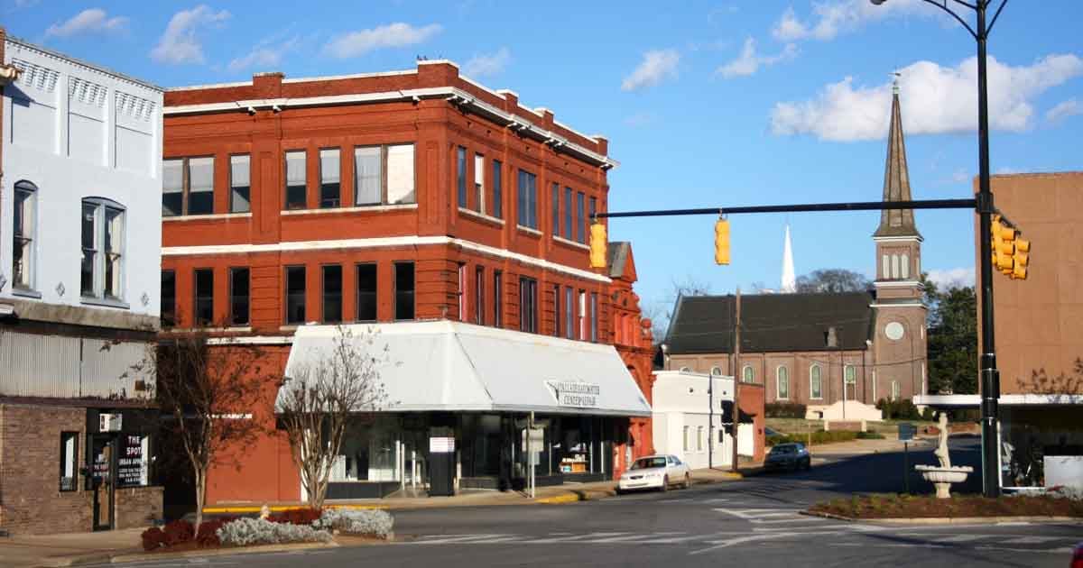 This Alabama Town Has Monthly Rent Under $500 And Nobody Wants You To Know