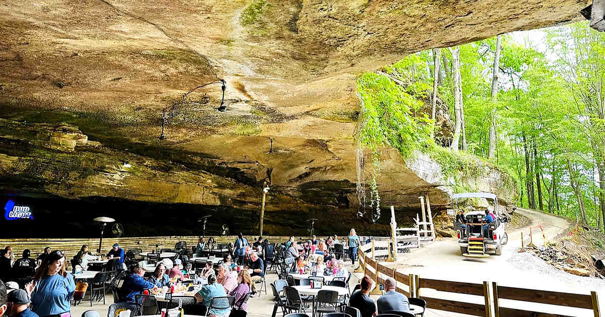 There's A Restaurant In Alabama Where You Eat Dinner Inside An Actual Cave