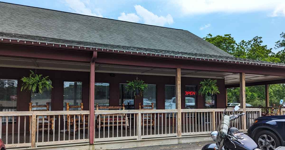 This Small-Town Alabama Restaurant Serves One Of The Best Buffets In ...