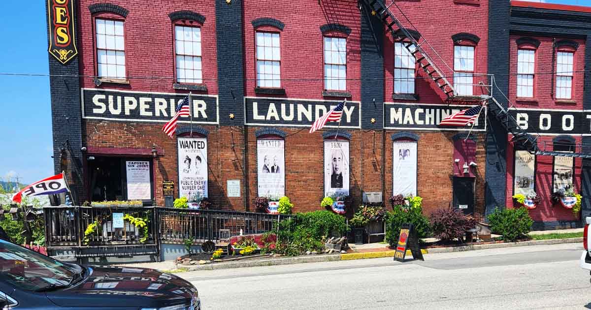 The Sprawling Antique Mall In Pennsylvania With Its Own Charming Cafe