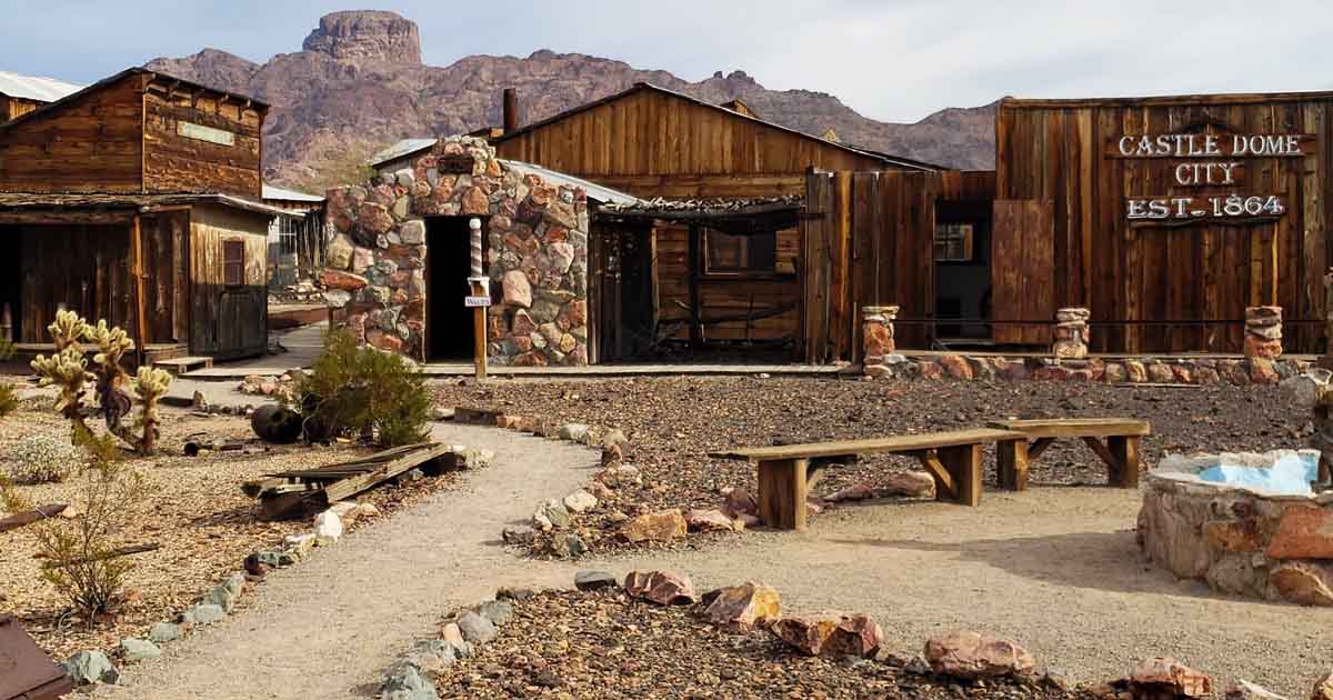 This Underground Arizona Adventure Takes You 500 Feet Into A Glowing Mine