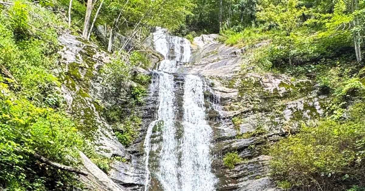 The Unbelievably Beautiful North Carolina Waterfall That's Somehow ...