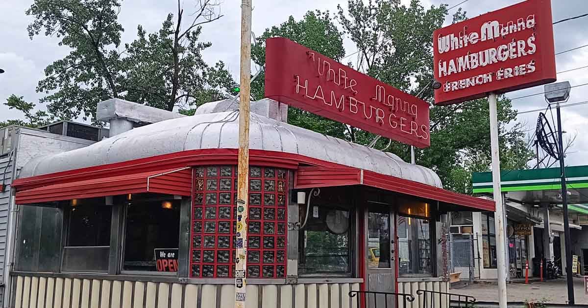 The World's Best Sliders Can Be Found At This Tiny Burger Joint In New ...