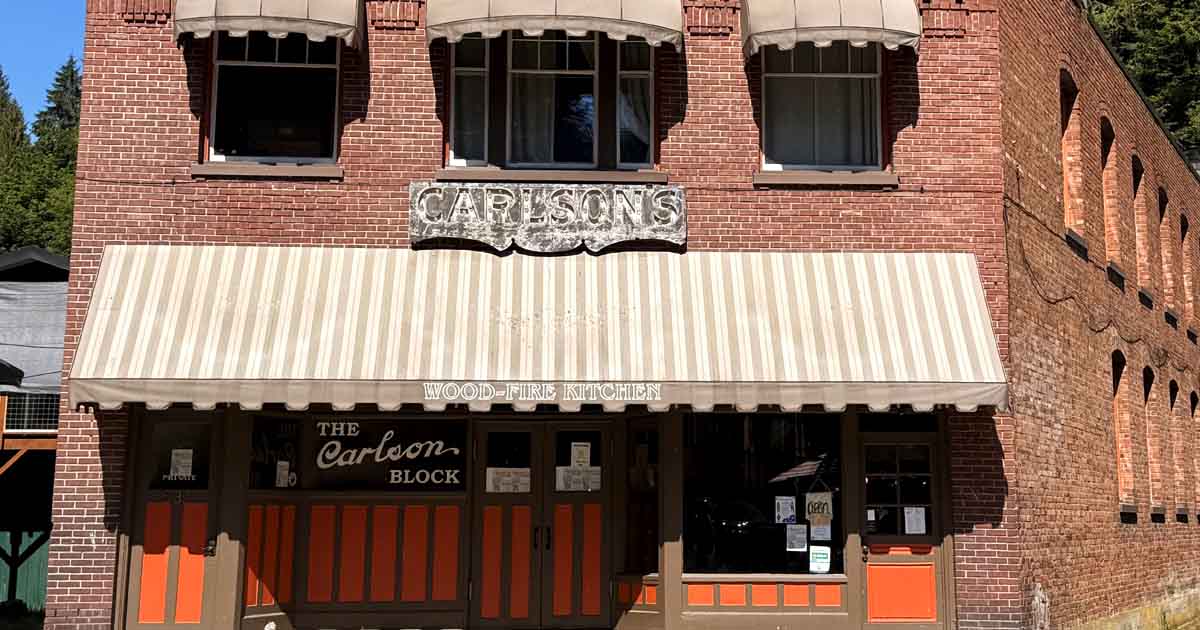 The Small-Town Restaurant That Secretly Serves The Best Pizza In Washington