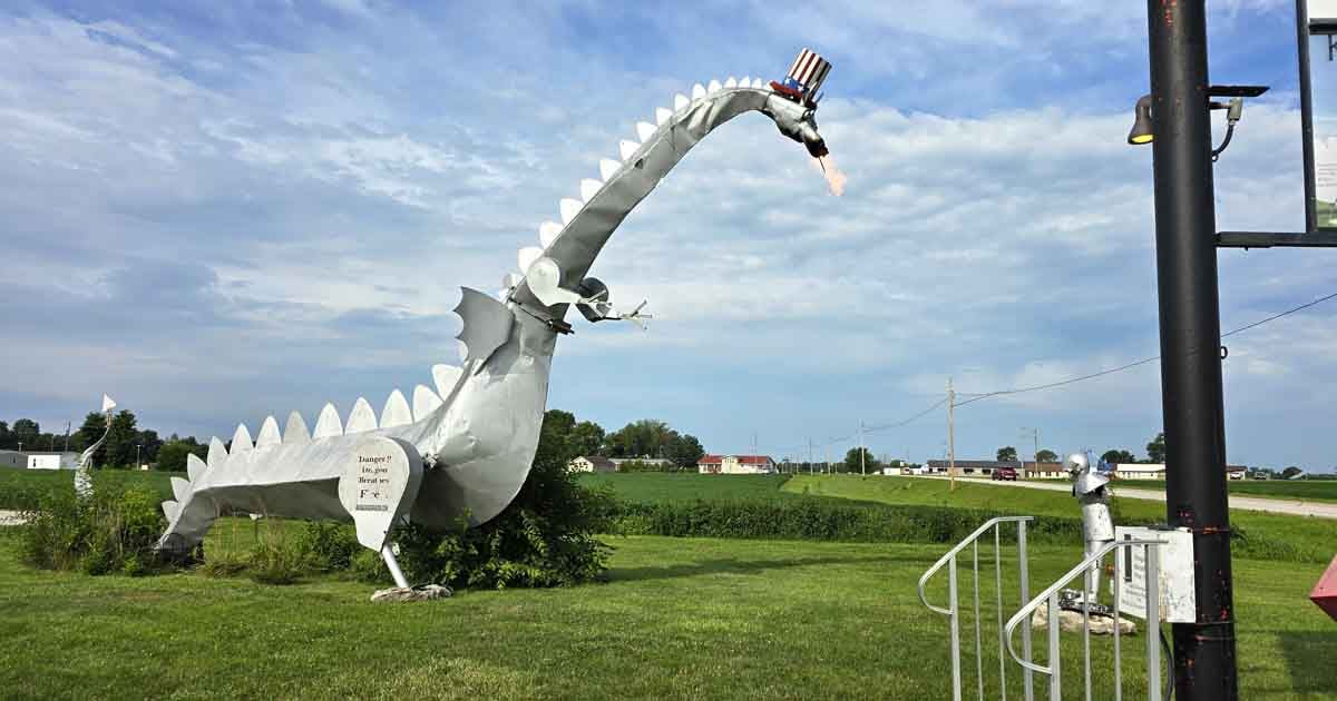 This Bizarre Illinois Roadside Attraction Will Stop You In Your Tracks