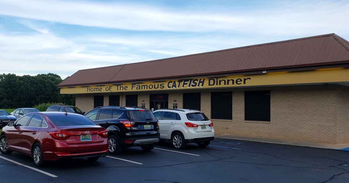 The Best Fried Catfish In Alabama Is Found At This Hole-In-The-Wall ...
