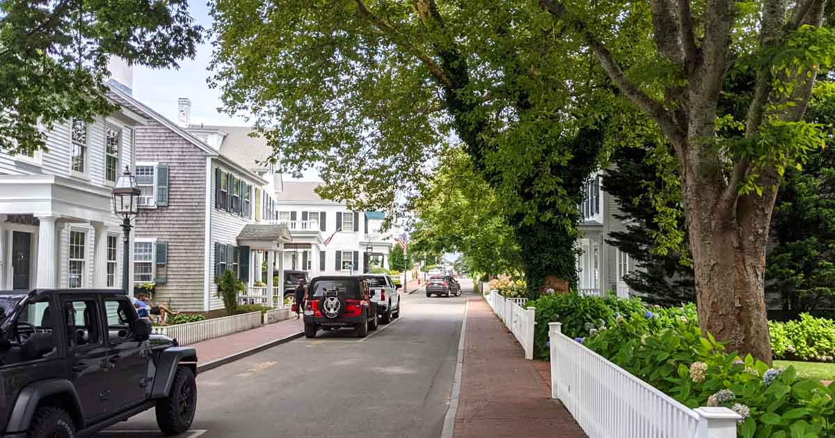 This Charming Historic Town In Massachusetts Looks Like It Belongs In A ...