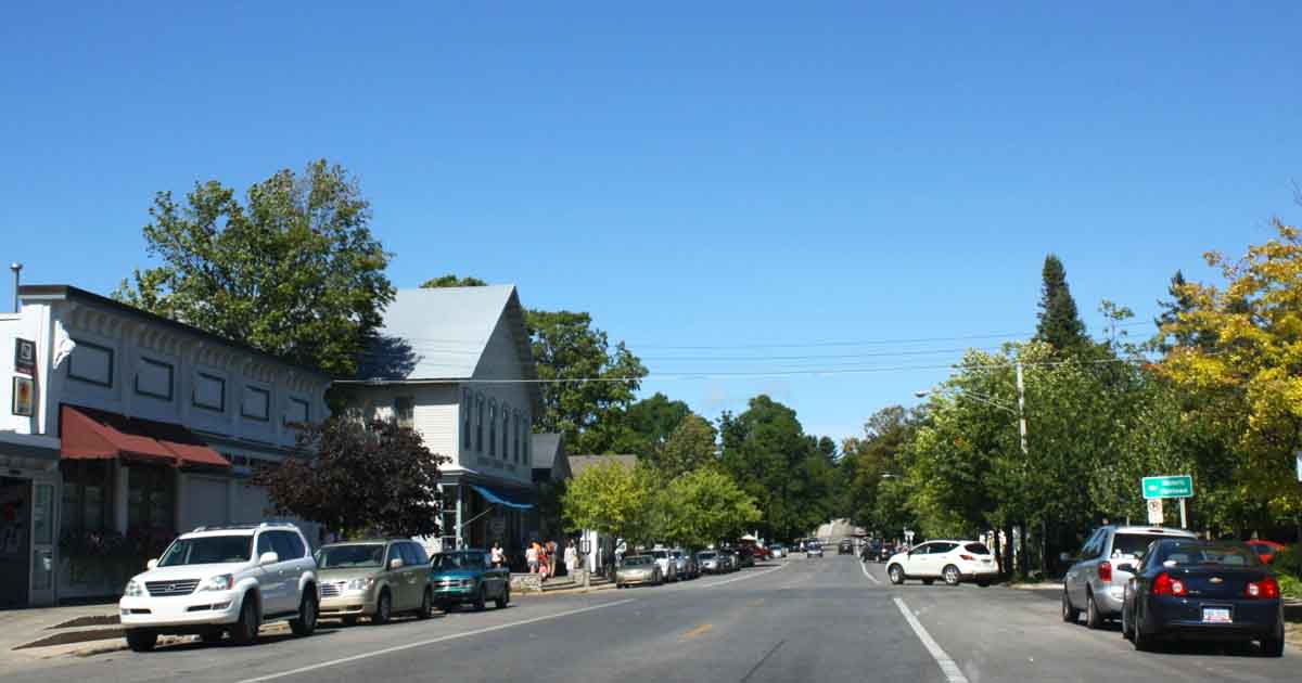 This Charming Michigan Small Town Is The Ultimate Stress-Free Escape