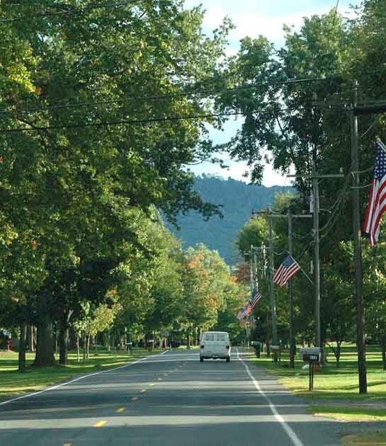 charming town escapes massachusetts ftr