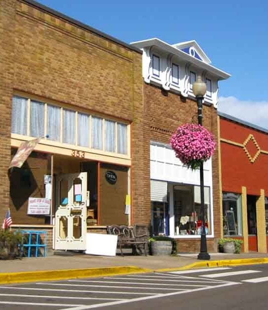 charming town oregon hallmark ftr