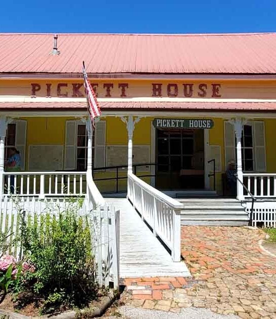 chicken texas unassuming restaurant ftr