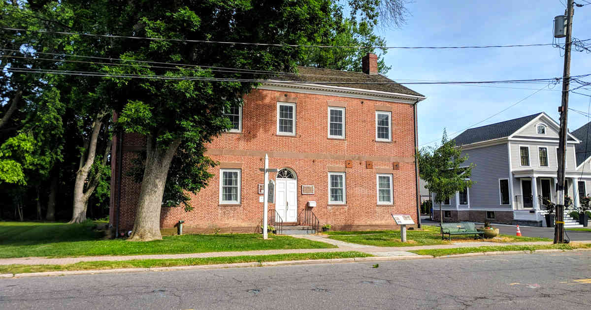 We Visited This Gorgeous Connecticut Town And It Felt Like Walking ...