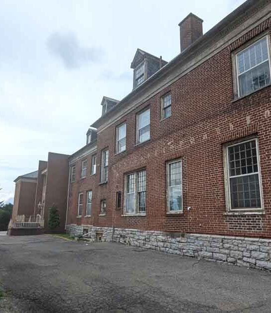 This Creepy Abandoned Asylum In Virginia Will Send Shivers Down Your Spine