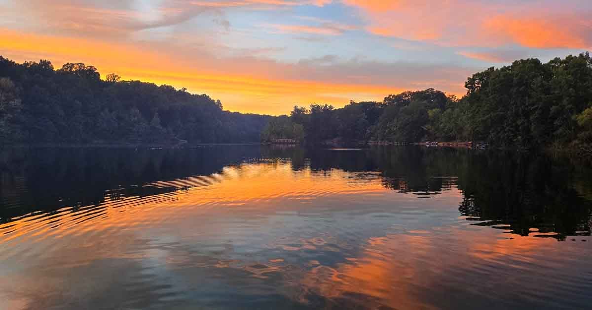 The Crystal-Clear Lake In Ohio That Looks Straight Out Of A Postcard