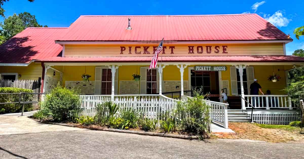 The Fried Chicken At This Hole-In-The-Wall Texas Restaurant Is Out-Of ...
