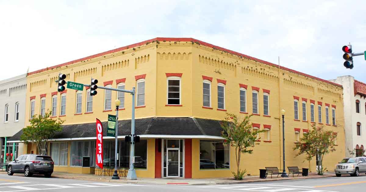 Here's The Delightful Florida Town Where Your Social Security Check Is More Than Enough