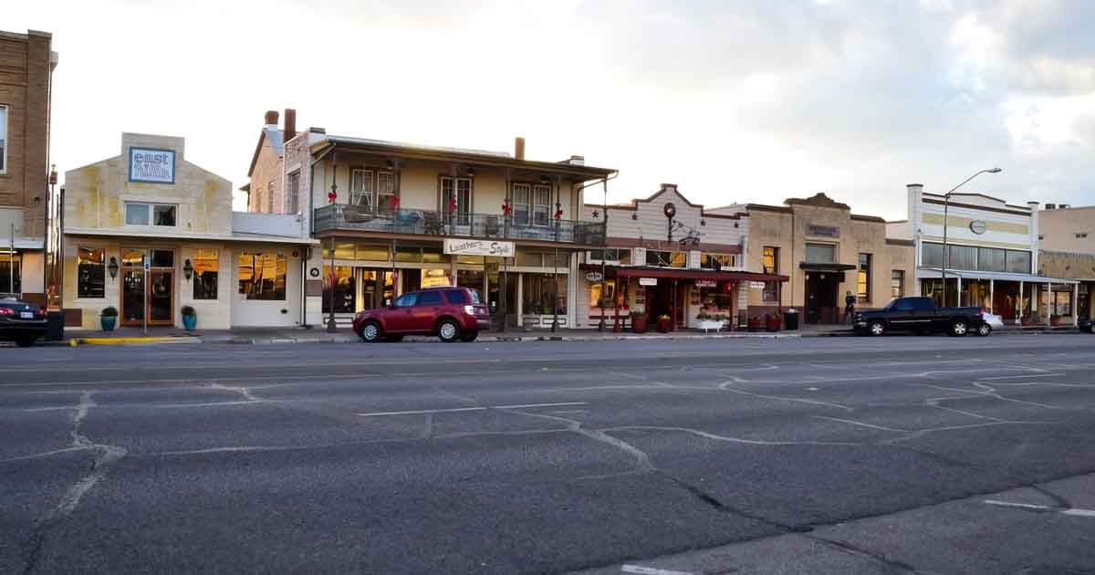 This Tiny Texas Town Looks Like It Was Plucked Straight From A Hallmark ...